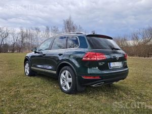 Zaļš Volkswagen Touareg 2012 Rīga, ar dzinēja tilpumu 3.00 L un nobraukumu 254 tūkst. km par 12500 €, foto 6 vietnē AUTOMOTO.COM.LV