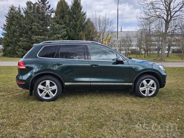 Zaļš Volkswagen Touareg 2012 Rīga, ar dzinēja tilpumu 3.00 L un nobraukumu 254 tūkst. km par 12500 €, foto 8 vietnē AUTOMOTO.COM.LV