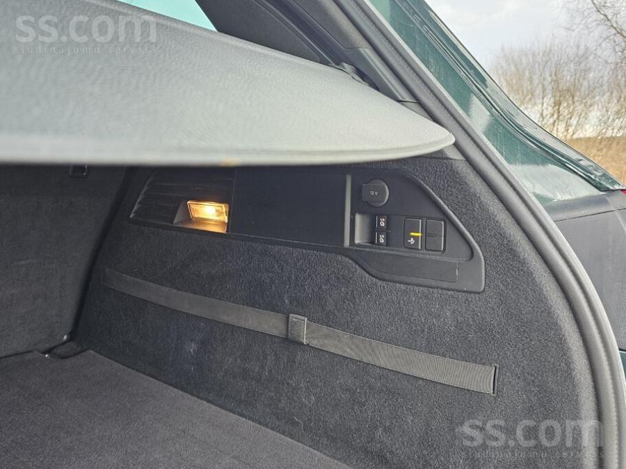 Zaļš Volkswagen Touareg 2012 Rīga, ar dzinēja tilpumu 3.00 L un nobraukumu 254 tūkst. km par 12500 €, foto 11 vietnē AUTOMOTO.COM.LV