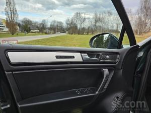 Zaļš Volkswagen Touareg 2012 Rīga, ar dzinēja tilpumu 3.00 L un nobraukumu 254 tūkst. km par 12500 €, foto 12 vietnē AUTOMOTO.COM.LV