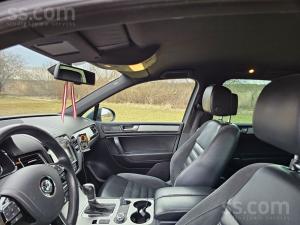 Zaļš Volkswagen Touareg 2012 Rīga, ar dzinēja tilpumu 3.00 L un nobraukumu 254 tūkst. km par 12500 €, foto 15 vietnē AUTOMOTO.COM.LV