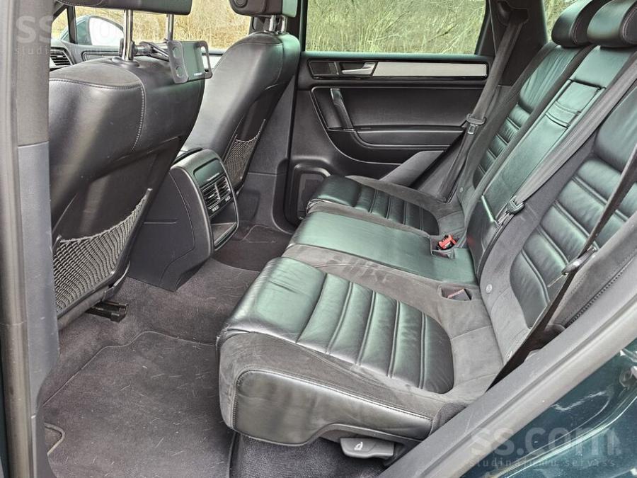Zaļš Volkswagen Touareg 2012 Rīga, ar dzinēja tilpumu 3.00 L un nobraukumu 254 tūkst. km par 12500 €, foto 16 vietnē AUTOMOTO.COM.LV