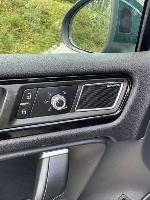 Green Volkswagen Touareg 2013 in Vilnius, with an engine capacity of 2.97 L and mileage of 298 thousand km for 12900 €, photo 11 on AUTOMOTO.COM.LV