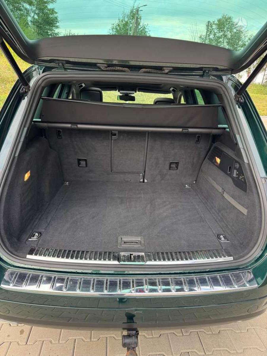 Green Volkswagen Touareg 2013 in Vilnius, with an engine capacity of 2.97 L and mileage of 298 thousand km for 12900 €, photo 13 on AUTOMOTO.COM.LV