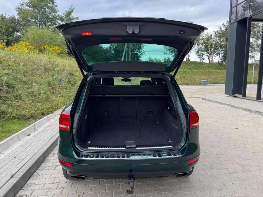 Green Volkswagen Touareg 2013 in Vilnius, with an engine capacity of 2.97 L and mileage of 298 thousand km for 12900 €, photo 15 on AUTOMOTO.COM.LV