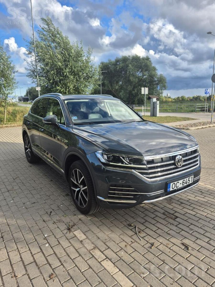 Zaļš Volkswagen Touareg 2018 Liepāja, ar dzinēja tilpumu 3.00 L un nobraukumu 248 tūkst. km par 25500 €, foto 3 vietnē AUTOMOTO.COM.LV