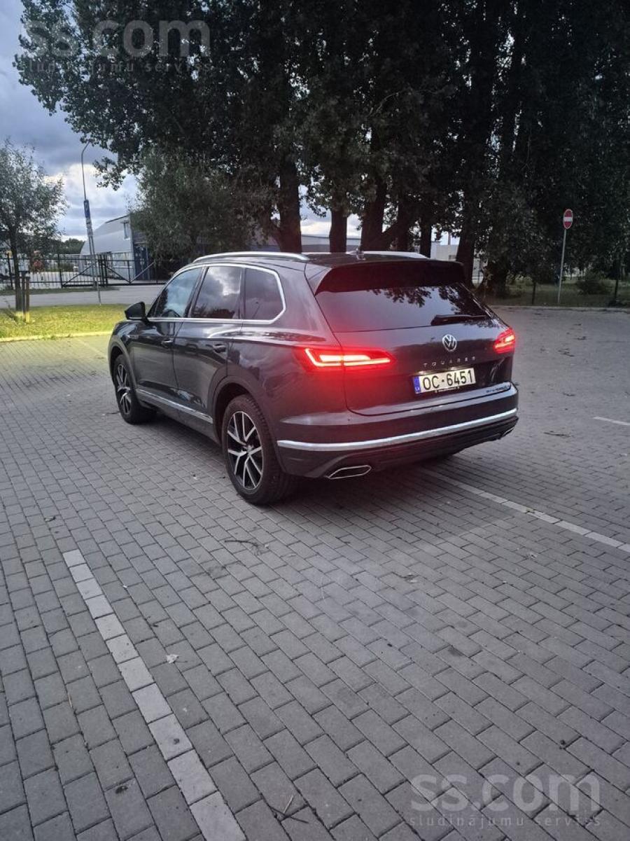 Zaļš Volkswagen Touareg 2018 Liepāja, ar dzinēja tilpumu 3.00 L un nobraukumu 248 tūkst. km par 25500 €, foto 5 vietnē AUTOMOTO.COM.LV