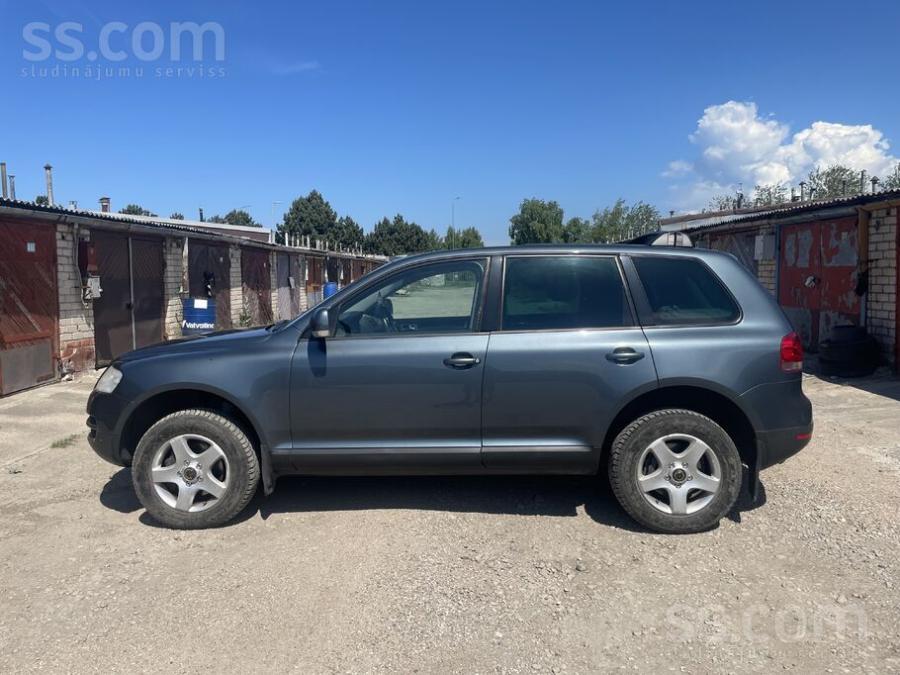 Grey Volkswagen Touareg 2003 in Liepaja, with an engine capacity of 3.20 L and mileage of 187 thousand km for 5500 €, photo 1 on AUTOMOTO.COM.LV