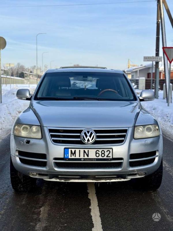 Pelēks Volkswagen Touareg 2003 Mažeikiai, ar dzinēja tilpumu 3.19 L un nobraukumu 400 tūkst. km par 3300 €, foto 5 vietnē AUTOMOTO.COM.LV
