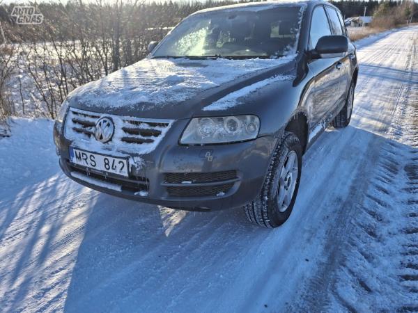 Pelēks Volkswagen Touareg 2003 Mažeikiai, ar dzinēja tilpumu 3.20 L un nobraukumu 286 tūkst. km par 2950 €, foto 4 vietnē AUTOMOTO.COM.LV
