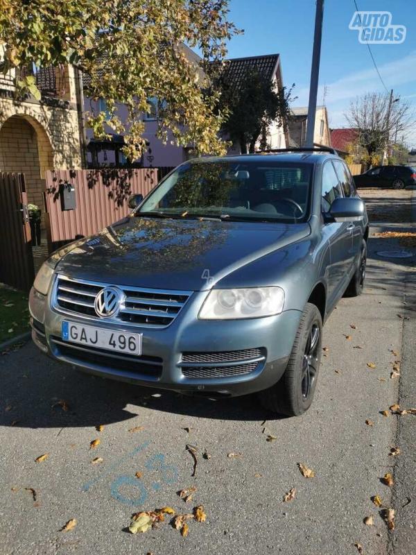 Grey Volkswagen Touareg 2003 in Panevezys, with an engine capacity of 3.20 L and mileage of 295 thousand km for 2500 €, photo 1 on AUTOMOTO.COM.LV