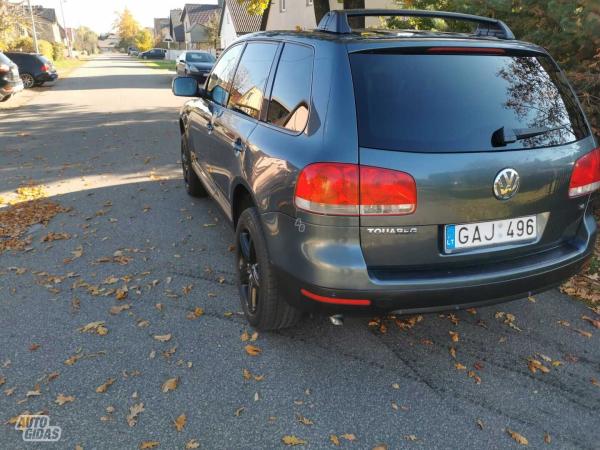 Grey Volkswagen Touareg 2003 in Panevezys, with an engine capacity of 3.20 L and mileage of 295 thousand km for 2500 €, photo 4 on AUTOMOTO.COM.LV