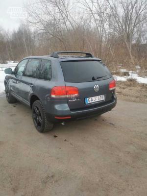 Grey Volkswagen Touareg 2003 in Panevezys, with an engine capacity of 3.20 L and mileage of 295 thousand km for 2600 €, photo 4 on AUTOMOTO.COM.LV