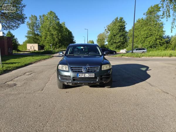 Pelēks Volkswagen Touareg 2003 Alīta, ar dzinēja tilpumu 3.20 L un nobraukumu 256 tūkst. km par 2850 €, foto 2 vietnē AUTOMOTO.COM.LV