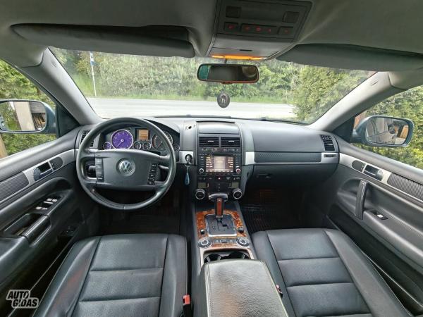 Pelēks Volkswagen Touareg 2003 Alīta, ar dzinēja tilpumu 3.20 L un nobraukumu 256 tūkst. km par 2850 €, foto 9 vietnē AUTOMOTO.COM.LV