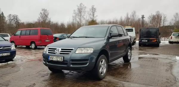 Серый Фольксваген Туарег 2003 в Валмиера, объемом двигателя 2.50 л и пробегом 268 тыс. км за 4500 €, фото 7 на AUTOMOTO.COM.LV