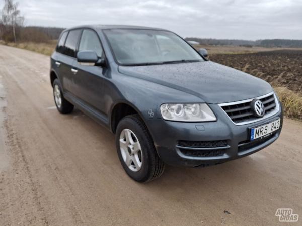 Pelēks Volkswagen Touareg 2004 Mažeikiai, ar dzinēja tilpumu 3.20 L un nobraukumu 286 tūkst. km par 3850 €, foto 1 vietnē AUTOMOTO.COM.LV