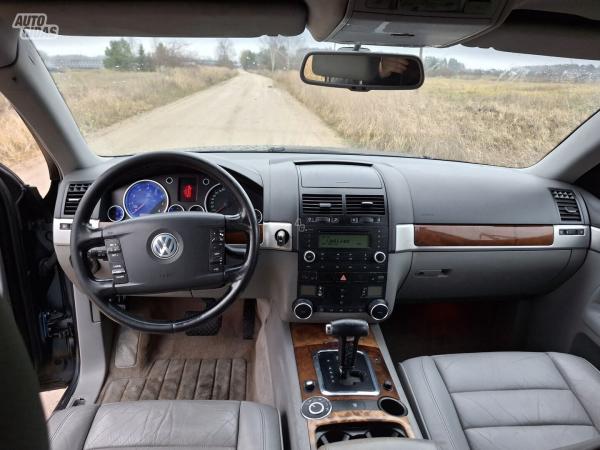 Pelēks Volkswagen Touareg 2004 Mažeikiai, ar dzinēja tilpumu 3.20 L un nobraukumu 286 tūkst. km par 3850 €, foto 6 vietnē AUTOMOTO.COM.LV