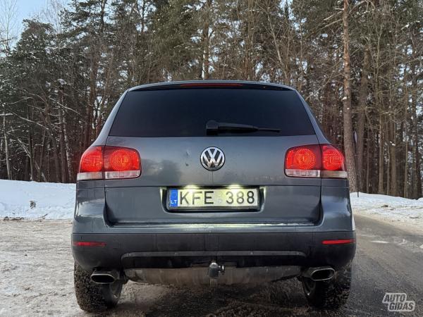 Pelēks Volkswagen Touareg 2004 Viļņa, ar dzinēja tilpumu 3.20 L un nobraukumu 253 tūkst. km par 2200 €, foto 4 vietnē AUTOMOTO.COM.LV