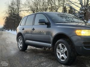 Pelēks Volkswagen Touareg 2004 Viļņa, ar dzinēja tilpumu 3.20 L un nobraukumu 253 tūkst. km par 2200 €, foto 6 vietnē AUTOMOTO.COM.LV