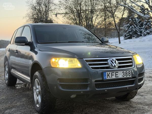 Pelēks Volkswagen Touareg 2004 Viļņa, ar dzinēja tilpumu 3.20 L un nobraukumu 253 tūkst. km par 2200 €, foto 7 vietnē AUTOMOTO.COM.LV