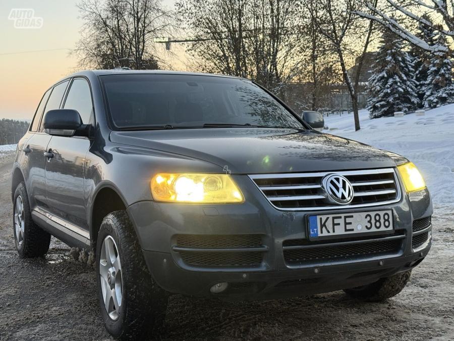 Pelēks Volkswagen Touareg 2004 Viļņa, ar dzinēja tilpumu 3.20 L un nobraukumu 253 tūkst. km par 2200 €, foto 7 vietnē AUTOMOTO.COM.LV