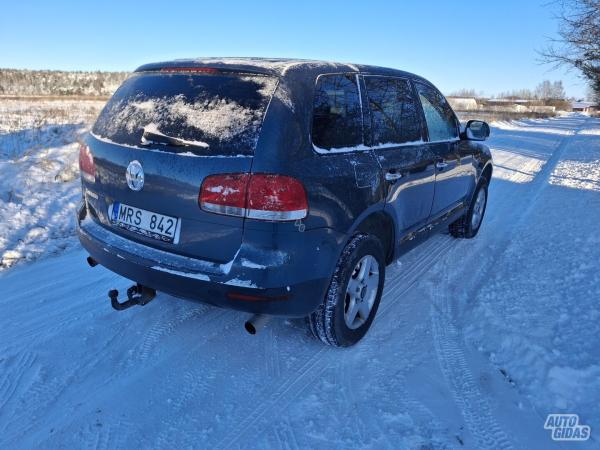 Pelēks Volkswagen Touareg 2004 Mažeikiai, ar dzinēja tilpumu 3.20 L un nobraukumu 286 tūkst. km par 2750 €, foto 7 vietnē AUTOMOTO.COM.LV
