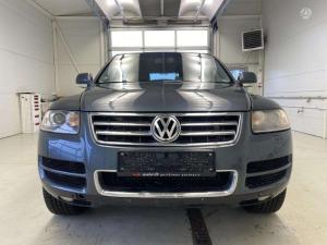 Pelēks Volkswagen Touareg 2004 Radviliškis, ar dzinēja tilpumu 5.00 L un nobraukumu 226 tūkst. km par 3150 €, foto 5 vietnē AUTOMOTO.COM.LV