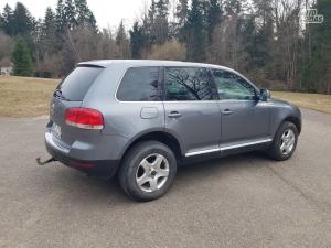 Grey Volkswagen Touareg 2004 in Vilnius, with an engine capacity of 2.50 L and mileage of 344 thousand km for 1650 €, photo 6 on AUTOMOTO.COM.LV