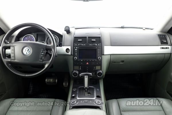 Grey Volkswagen Touareg 2004 in Tallinn, with an engine capacity of 4.90 L and mileage of 368 thousand km for 1899 €, photo 5 on AUTOMOTO.COM.LV