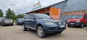 Pelēks Volkswagen Touareg 2004 Valmiera, ar dzinēja tilpumu 2.50 L un nobraukumu 236 tūkst. km par 1650 €, foto  vietnē AUTOMOTO.COM.LV