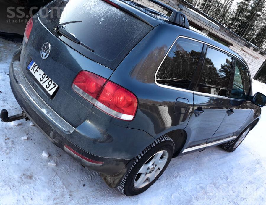 Pelēks Volkswagen Touareg 2004 Rīga, ar dzinēja tilpumu 3.20 L un nobraukumu 294 tūkst. km par 2200 €, foto 1 vietnē AUTOMOTO.COM.LV