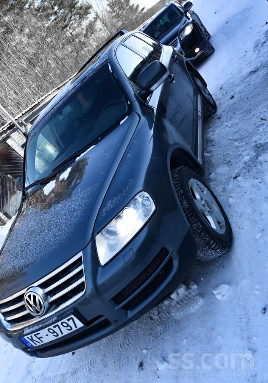 Pelēks Volkswagen Touareg 2004 Rīga, ar dzinēja tilpumu 3.20 L un nobraukumu 294 tūkst. km par 2200 €, foto 3 vietnē AUTOMOTO.COM.LV