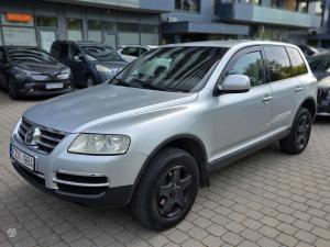 Grey Volkswagen Touareg 2004 in Vilnius, with an engine capacity of 2.46 L and mileage of 340 thousand km for 1800 €, photo 8 on AUTOMOTO.COM.LV