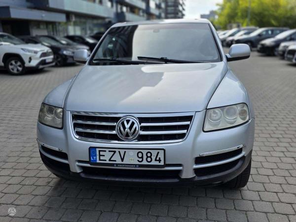 Pelēks Volkswagen Touareg 2004 Viļņa, ar dzinēja tilpumu 2.46 L un nobraukumu 340 tūkst. km par 1800 €, foto 9 vietnē AUTOMOTO.COM.LV