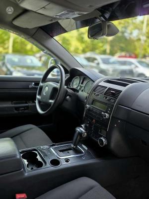 Grey Volkswagen Touareg 2004 in Vilnius, with an engine capacity of 2.46 L and mileage of 340 thousand km for 1800 €, photo 11 on AUTOMOTO.COM.LV