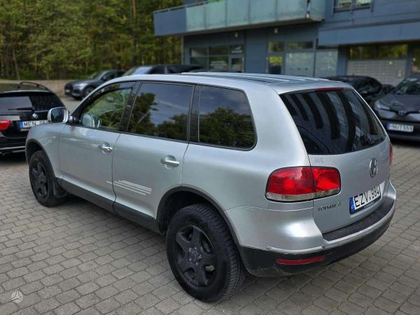 Grey Volkswagen Touareg 2004 in Vilnius, with an engine capacity of 2.46 L and mileage of 340 thousand km for 1800 €, photo 6 on AUTOMOTO.COM.LV