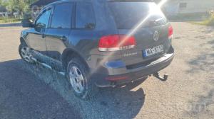 Pelēks Volkswagen Touareg 2004 Jēkabpils, ar dzinēja tilpumu 2.50 L un nobraukumu 280 tūkst. km par 2000 €, foto 6 vietnē AUTOMOTO.COM.LV