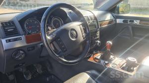 Pelēks Volkswagen Touareg 2004 Jēkabpils, ar dzinēja tilpumu 2.50 L un nobraukumu 280 tūkst. km par 2000 €, foto 11 vietnē AUTOMOTO.COM.LV