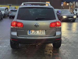Grey Volkswagen Touareg 2005 in Vilnius, with an engine capacity of 2.46 L and mileage of 340 thousand km for 2950 €, photo 5 on AUTOMOTO.COM.LV
