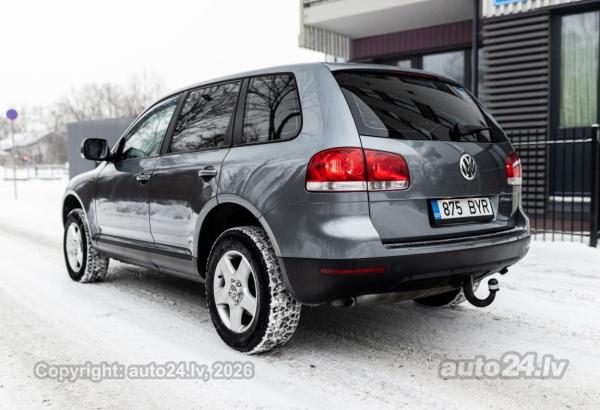Grey Volkswagen Touareg 2005 in Tallinn, with an engine capacity of 2.50 L and mileage of 285 thousand km for 3999 €, photo 4 on AUTOMOTO.COM.LV