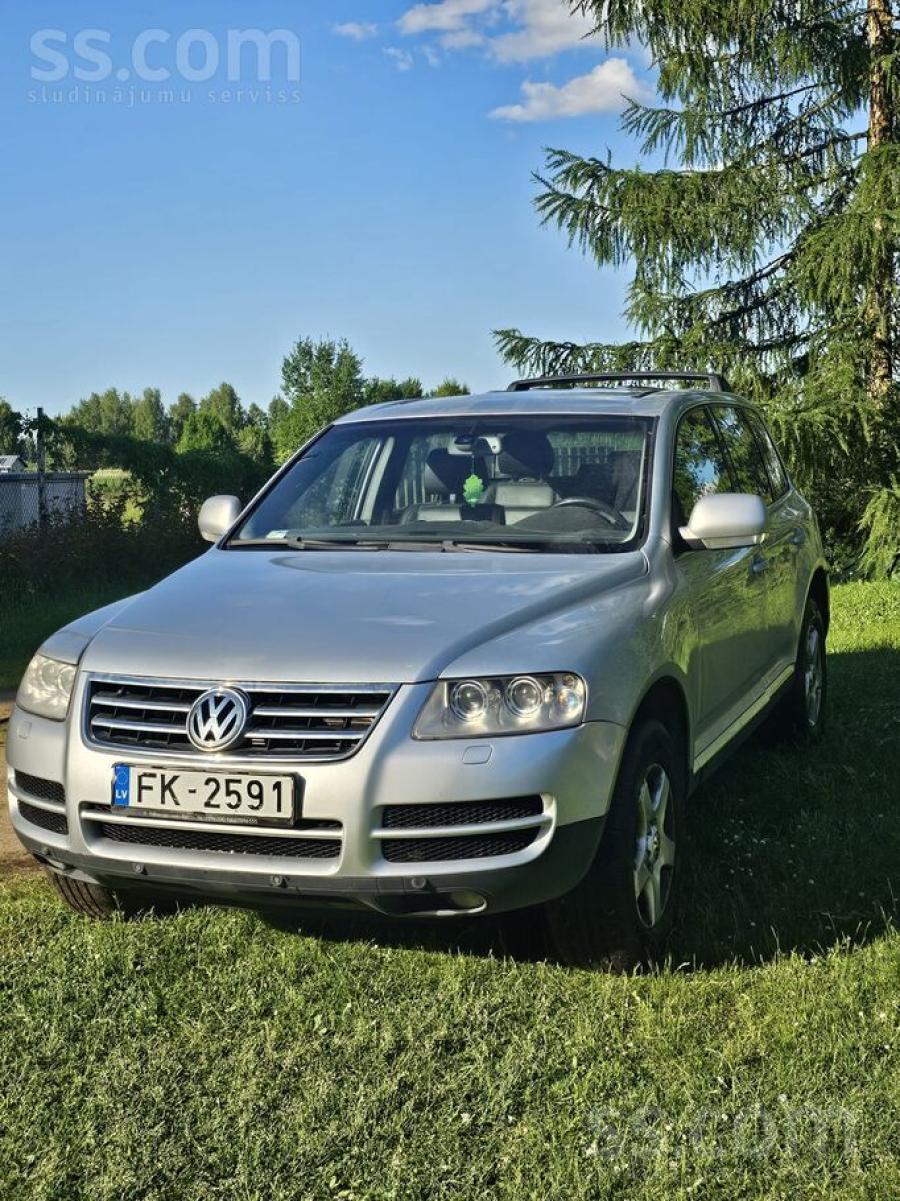 Grey Volkswagen Touareg 2005 in Riga, with an engine capacity of 3.20 L and mileage of 280 thousand km for 2800 €, photo 3 on AUTOMOTO.COM.LV