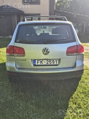 Grey Volkswagen Touareg 2005 in Riga, with an engine capacity of 3.20 L and mileage of 280 thousand km for 2800 €, photo 6 on AUTOMOTO.COM.LV