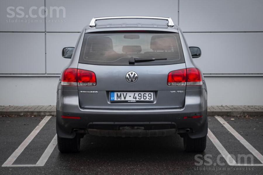 Grey Volkswagen Touareg 2005 in Riga, with an engine capacity of 3.00 L and mileage of 0 thousand km for 4990 €, photo 6 on AUTOMOTO.COM.LV