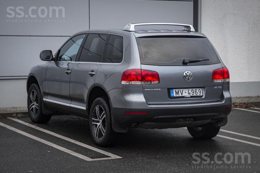 Grey Volkswagen Touareg 2005 in Riga, with an engine capacity of 3.00 L and mileage of 0 thousand km for 4990 €, photo 7 on AUTOMOTO.COM.LV