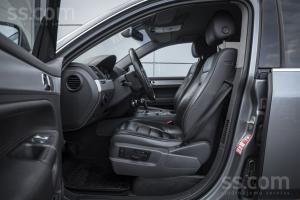 Grey Volkswagen Touareg 2005 in Riga, with an engine capacity of 3.00 L and mileage of 0 thousand km for 4990 €, photo 8 on AUTOMOTO.COM.LV