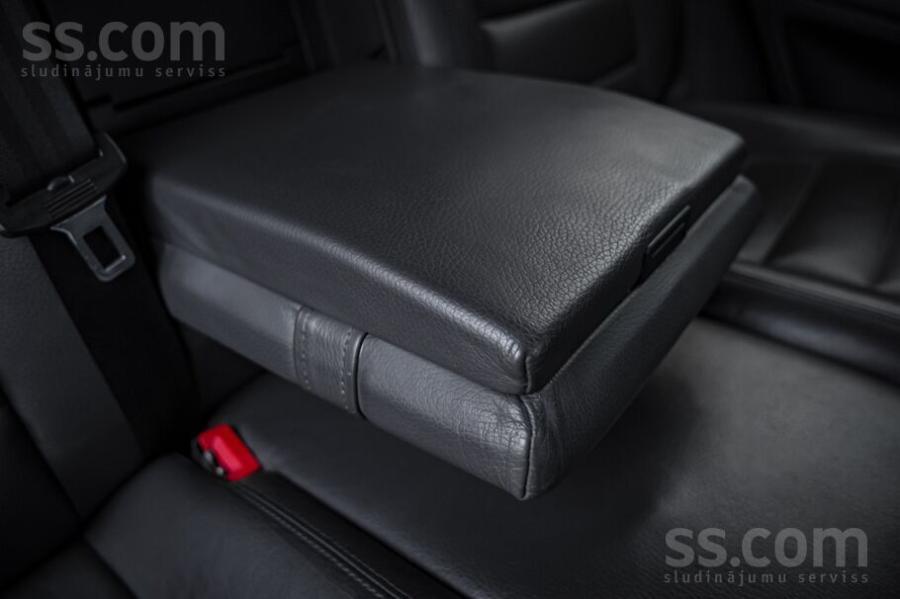 Grey Volkswagen Touareg 2005 in Riga, with an engine capacity of 3.00 L and mileage of 0 thousand km for 4990 €, photo 12 on AUTOMOTO.COM.LV