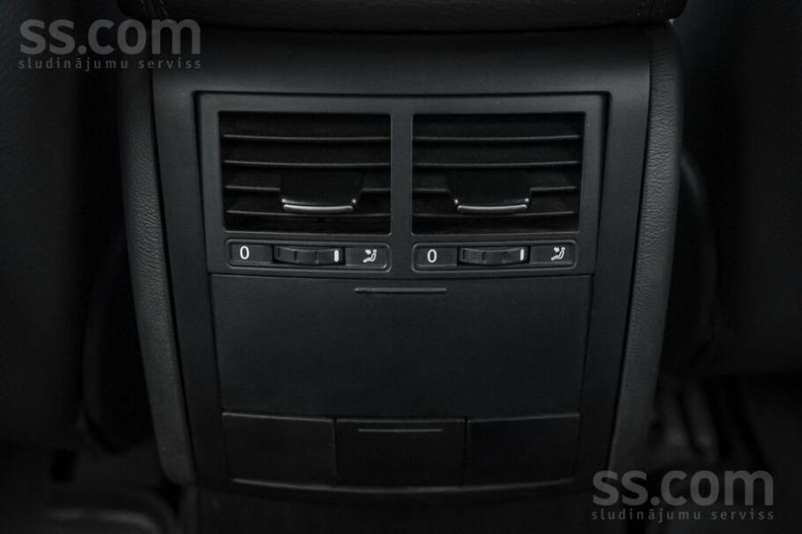 Grey Volkswagen Touareg 2005 in Riga, with an engine capacity of 3.00 L and mileage of 0 thousand km for 4990 €, photo 13 on AUTOMOTO.COM.LV