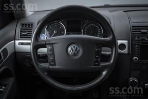 Grey Volkswagen Touareg 2005 in Riga, with an engine capacity of 3.00 L and mileage of 0 thousand km for 4990 €, photo 20 on AUTOMOTO.COM.LV