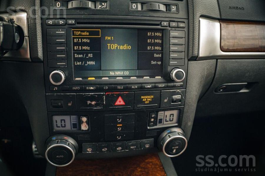 Pelēks Volkswagen Touareg 2005 Rīga, ar dzinēja tilpumu 2.50 L un nobraukumu 0 tūkst. km par 2590 €, foto 9 vietnē AUTOMOTO.COM.LV